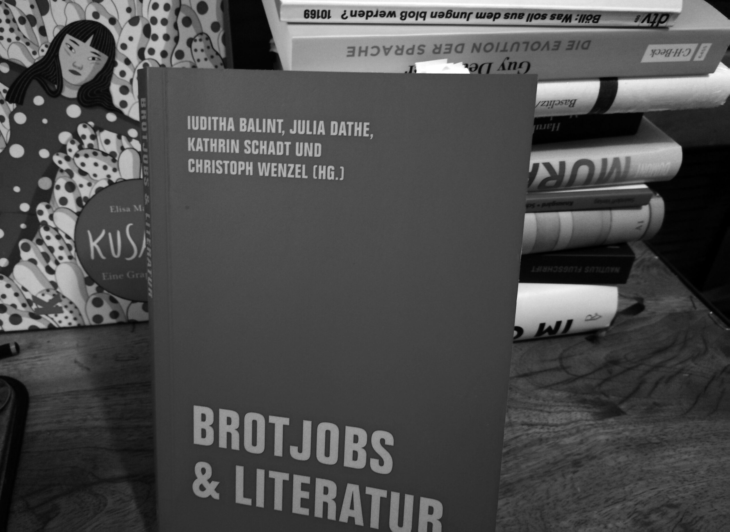 Brotlose Autor:innen? Eine Buchbesprechung. Und noch viel mehr... - edition texthandwerk ...